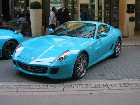 Turquoise Ferrari en Lamborghini - Autoblog.nl